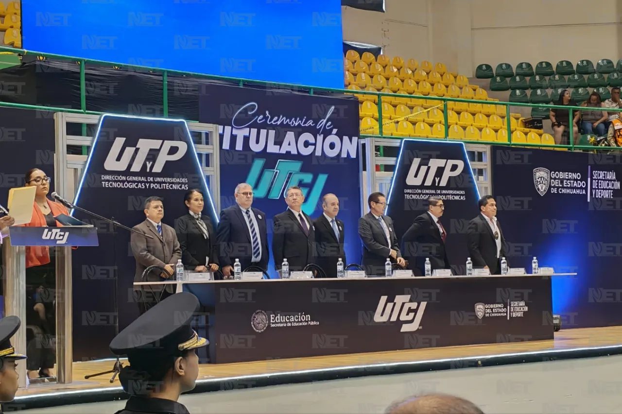 Gradúa UTCJ a cientos de profesionistas en Ciudad Juárez