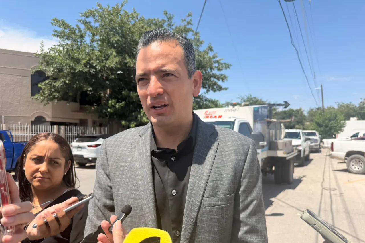 Acude Bonilla al funeral de Marco Licón en Ciudad Juárez